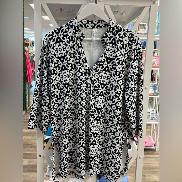 Lulu-B | Tops | Lulu B Travel Tunic Upf 5 Black White Size Xl Ks | Poshmark